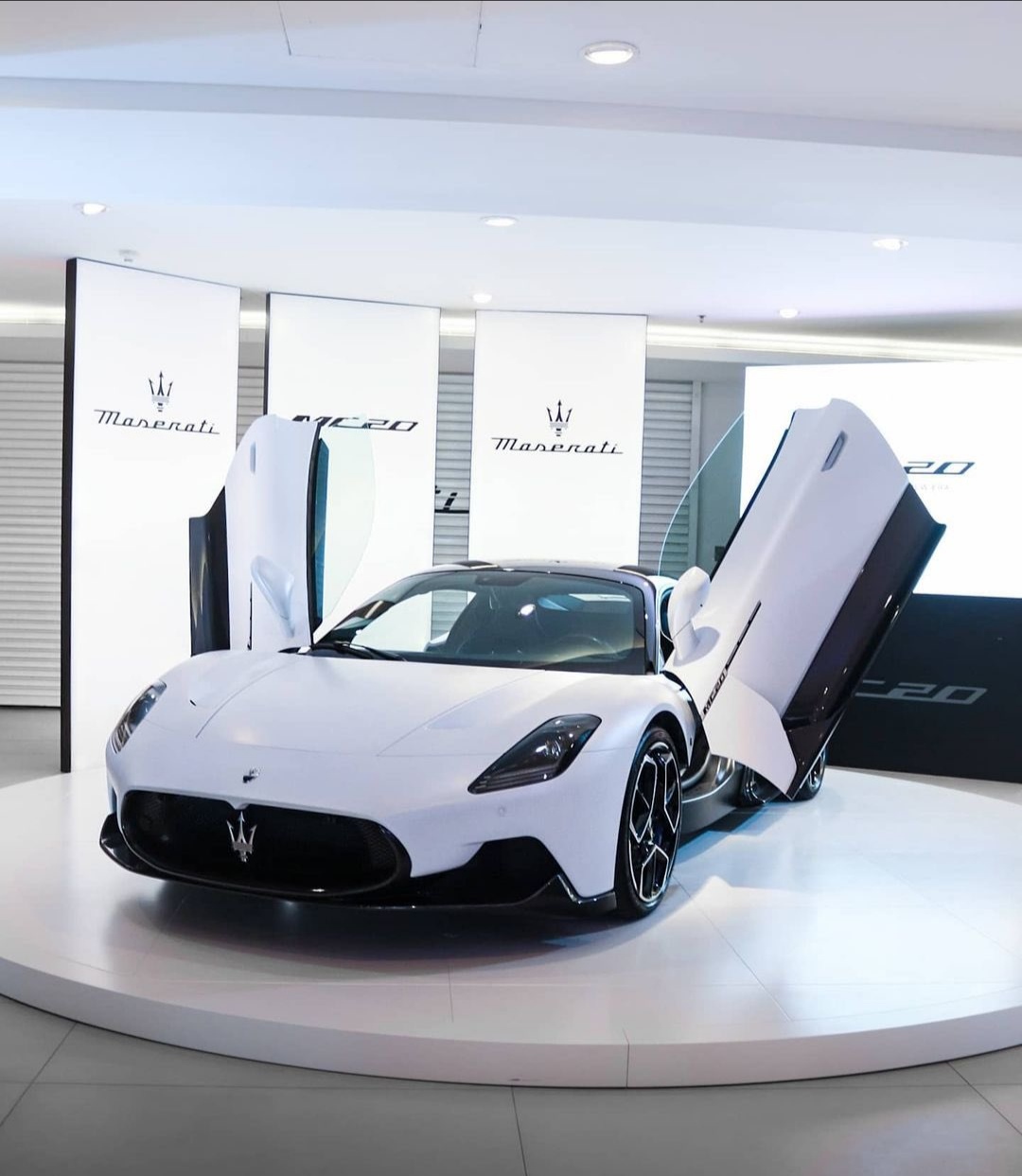 This Is The New Maserati MC20 Two Seater Model